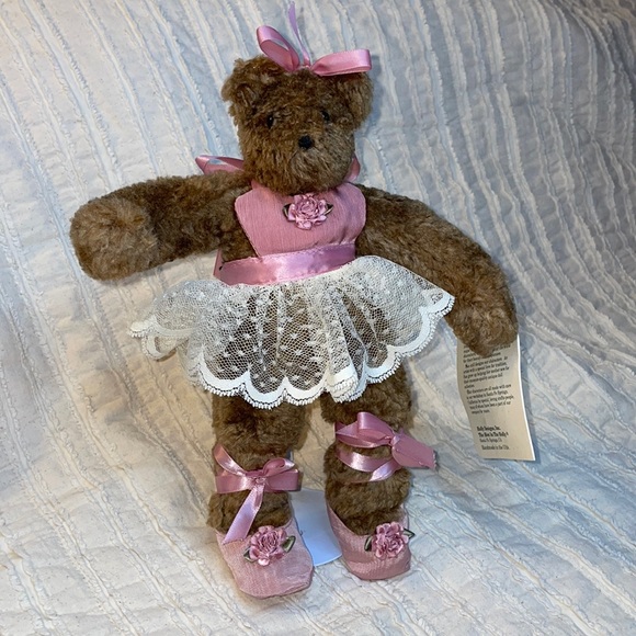 Holly Designs, Inc | Accents | Vintage Collectible Sukie The Hen In The ...